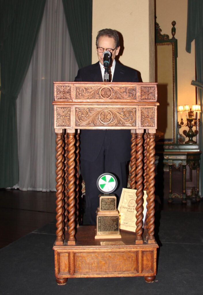 Windsor Village, Windsor Square, Larchmont Village neighborhoods meet ...