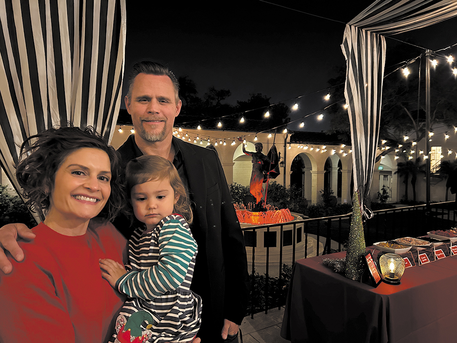 ’Twas merry and bright and festive with family and friends : Larchmont ...